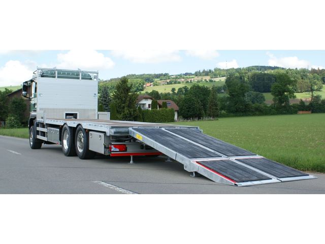 LANZ & MARTI, Ladebrücke mit Rampen auf LKW, Sonder-/Spezialaufbauten ...